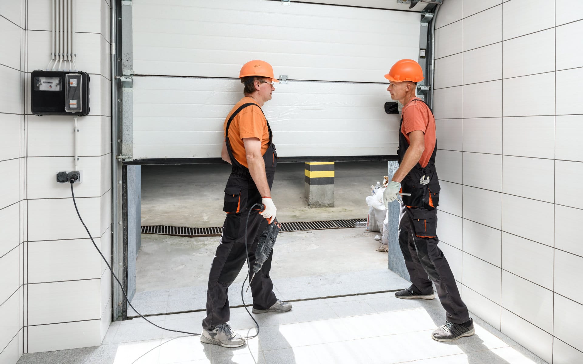 5 Reasons to Get Professional Garage Door Maintenance